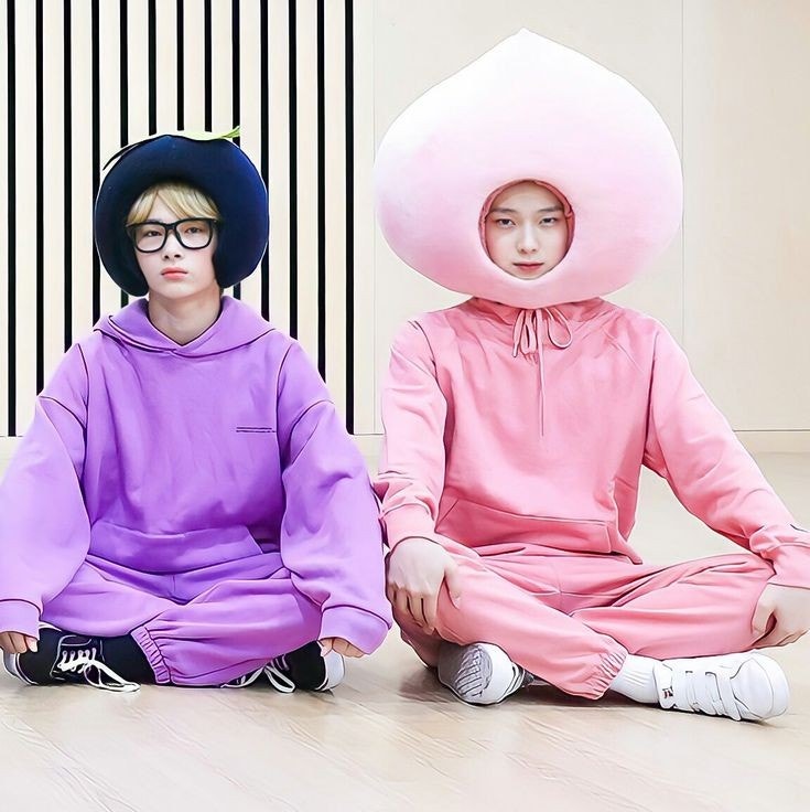 ENHYPEN Community Post - here is some sunki pics cause why not