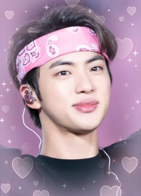 BTS Community Post - 💗JINくんTIME💗 JINくん 昨日は世界中のアミからの 歓声と拍手が届いたかな 世界中のアミが歓喜に沸いて 笑顔の花が咲き誇った一日🌸 🌹TMA ...