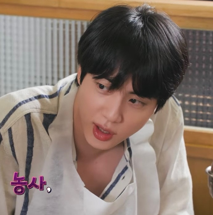 BTS Community Posts - Jinくん 今週末10月8日のTMA 久しぶりにアミに会えますね 時間は短いけど 思いきり楽しんでくださいね🫶 現地には行けない私は TV生中継 ...