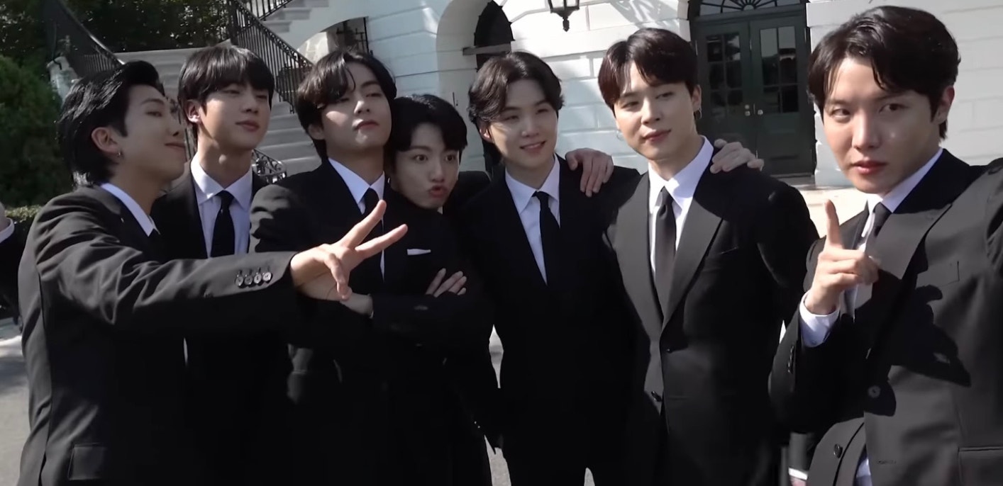 BTS Community Posts - TMAから正式に発表されてる𖤐´- ファン＆スターチョイス賞 1位発表🏆 防弾少年団（BTS） 10月8日、TMAに参加する防弾少年団の姿をお楽しみ ...