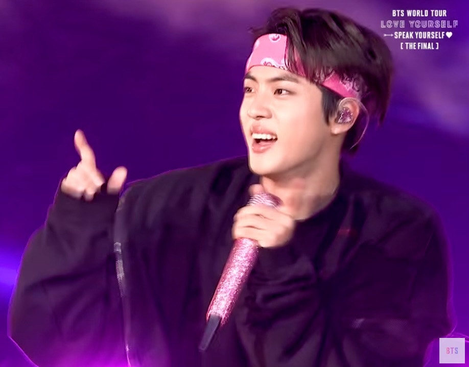 Bts Community Post コンサート映像観てると、今はやっぱりちょっと複雑な気持ちになってしまう😢 釜山行きたかったな… この
