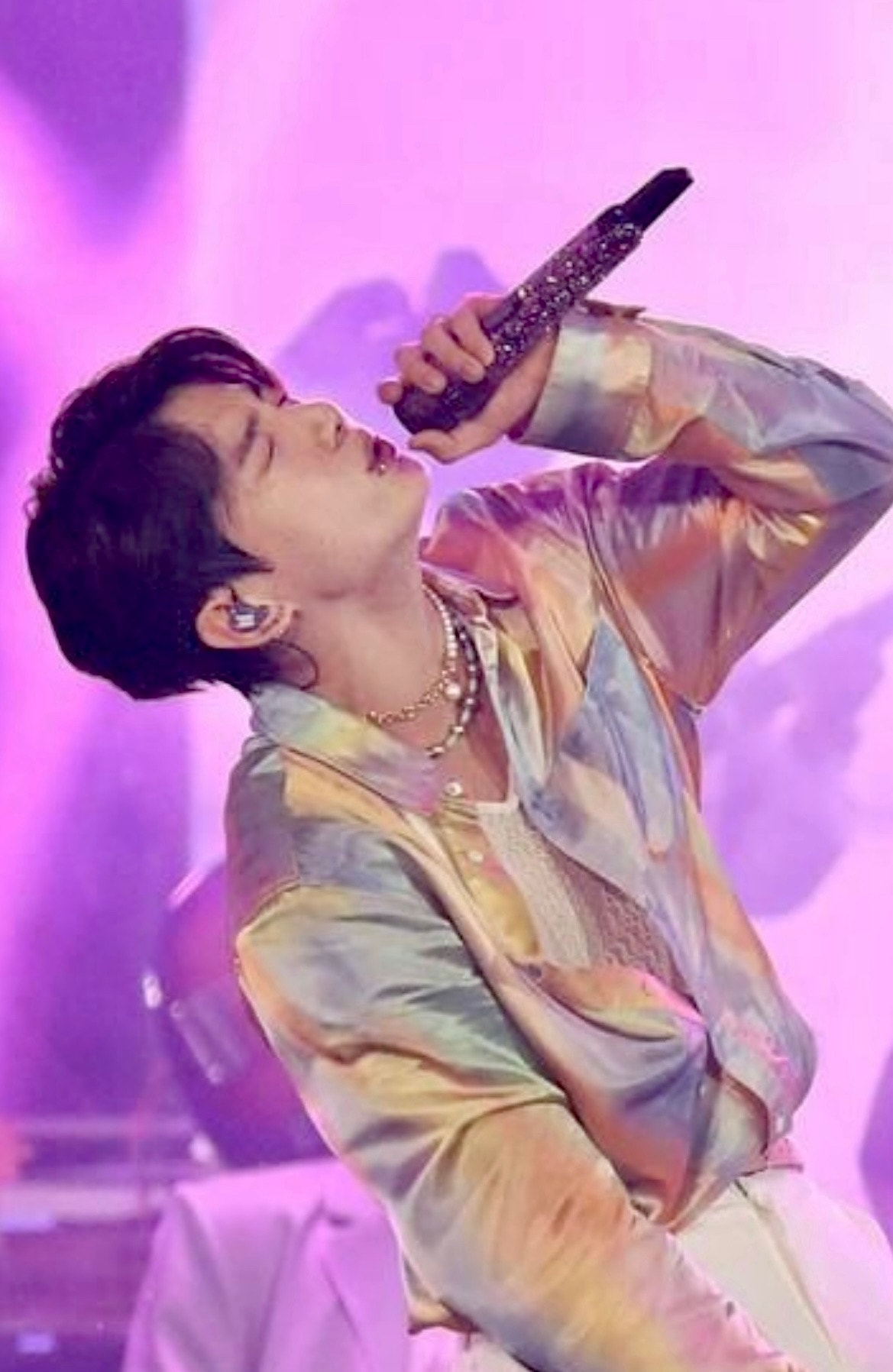 BTS Community Post - 🥀🌹JungKook time🌹🥀 グク🐰💜 仕事が終わった瞬間に 気持ちはTMA💜 へと まっしぐら〜〜〜😍♥️ ステージに立つグクの姿を あれこれ ...