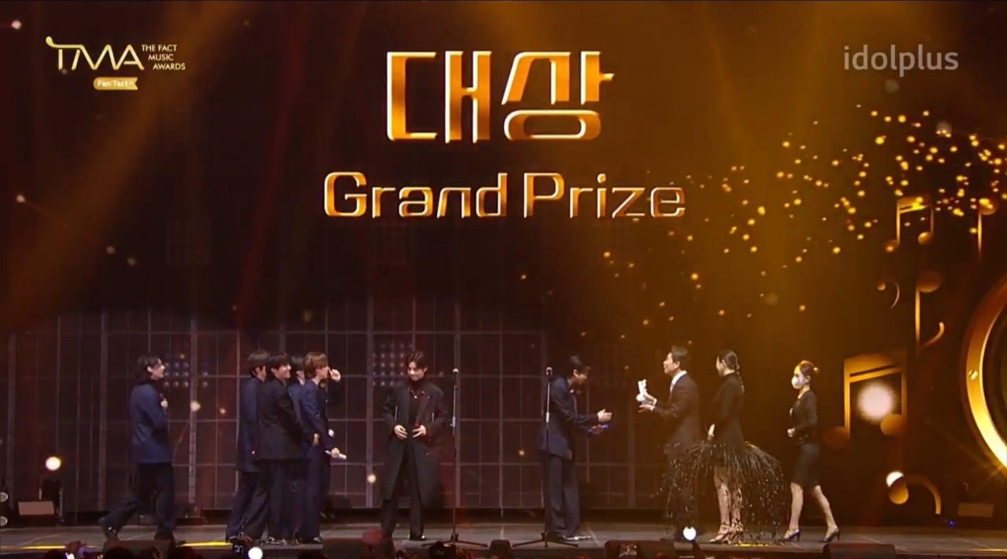 BTS Community Posts - Congratulations BTS (방탄소년단) for winning 7 awards at 2022 TMA 🏆 Artist of ...