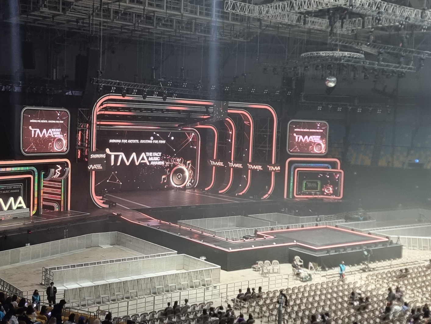 BTS Community Post - 2022 TMA Stage