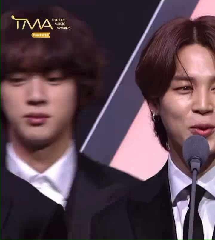 BTS Community Posts - Jimin ,V ,and jin Sweet, cute, handsome 🤏🏻🫠🫶🏻🥰😍