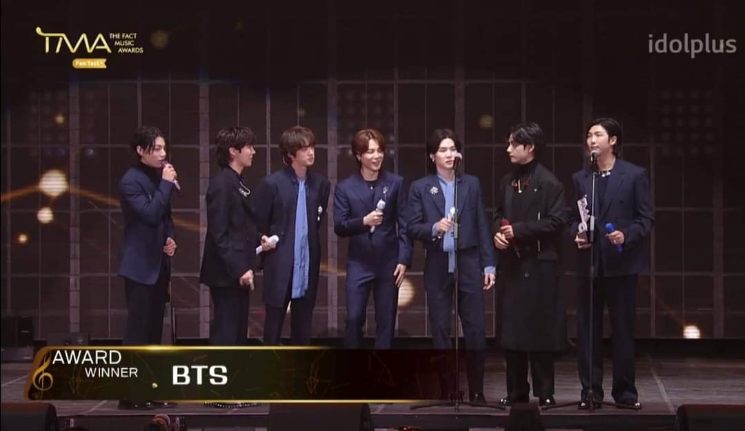 BTS 커뮤니티 포스트 - IT'S THE 7 AGAIN!💜⁷ BTS bagged 7 awards tonight at the 2022 The Fact Music Awards ...