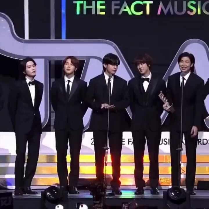 BTS 커뮤니티 포스트 - congratulations #jin for your solo award ...
