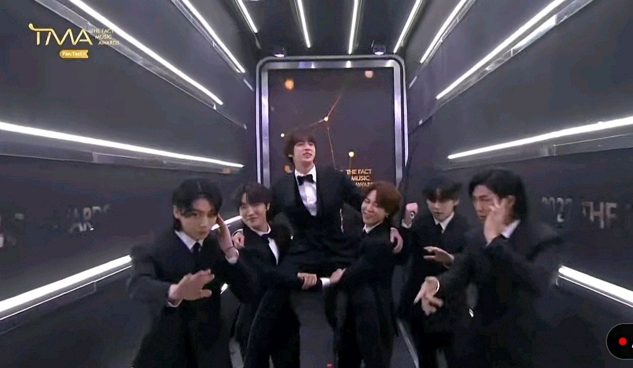 BTS Community Post - Congratulation Jin Oppa 🏆🎉💜🔥🔥😭 #jin #kurdisharmy #somie