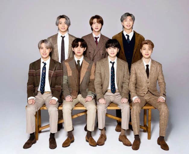 Bts Community Post 방탄소년단 가족사진입니다 사랑스럽고 귀엽고 애정이 넘치죠💜💜💜💜💜💜💜💜💜💜