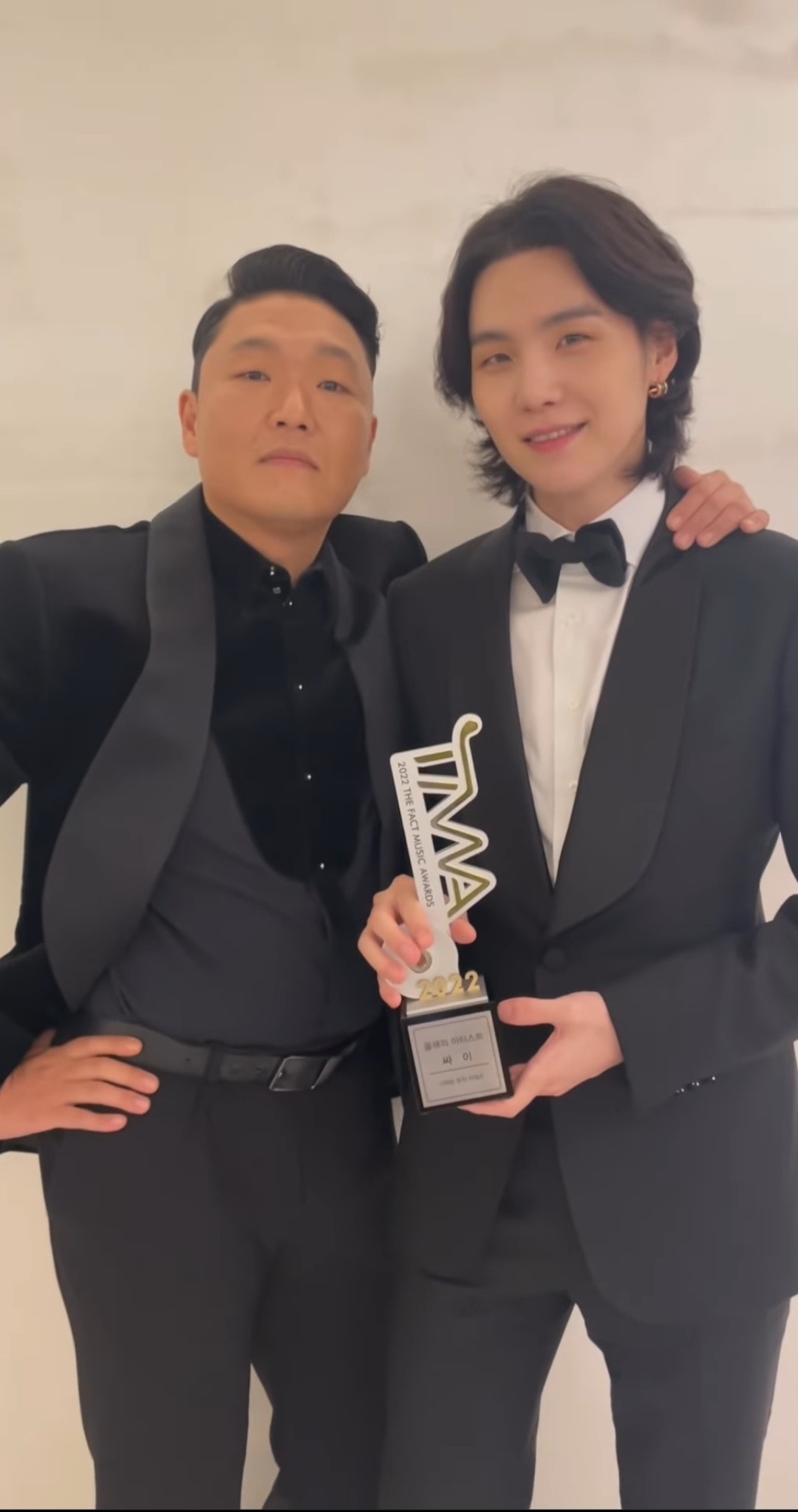 BTS Community Posts - PSY feat Yoongi MV That That TMA 2022 🎉🎉🎉💋💋🥰🥰💜💜😘😘😍😍👏🏻👏🏻🎉🎉Congrats!!! 👏🏻👏🏻🎉 ...