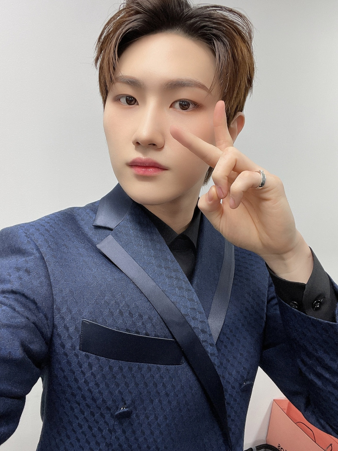 THE NEW SIX (TNX) Community Posts - 잘자 땡스 고생했다아아ㅏ ️‍🔥🌙 - Tae Hun