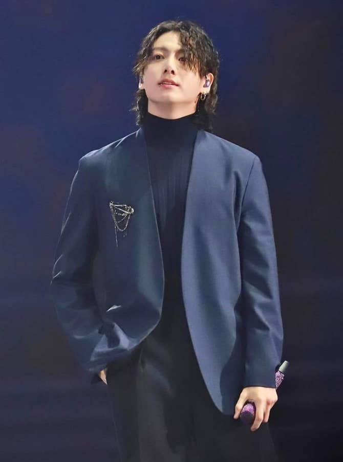 BTS 커뮤니티 포스트 - This style and smile just aww💜💜🇧🇩 he looking soo much ...