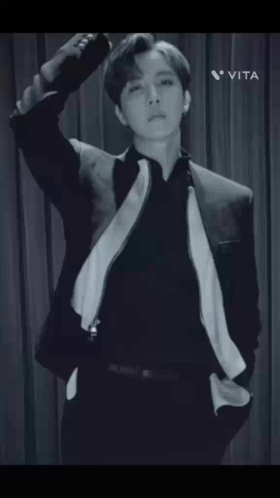 BTS Community Post - baby j hope vs big j hope