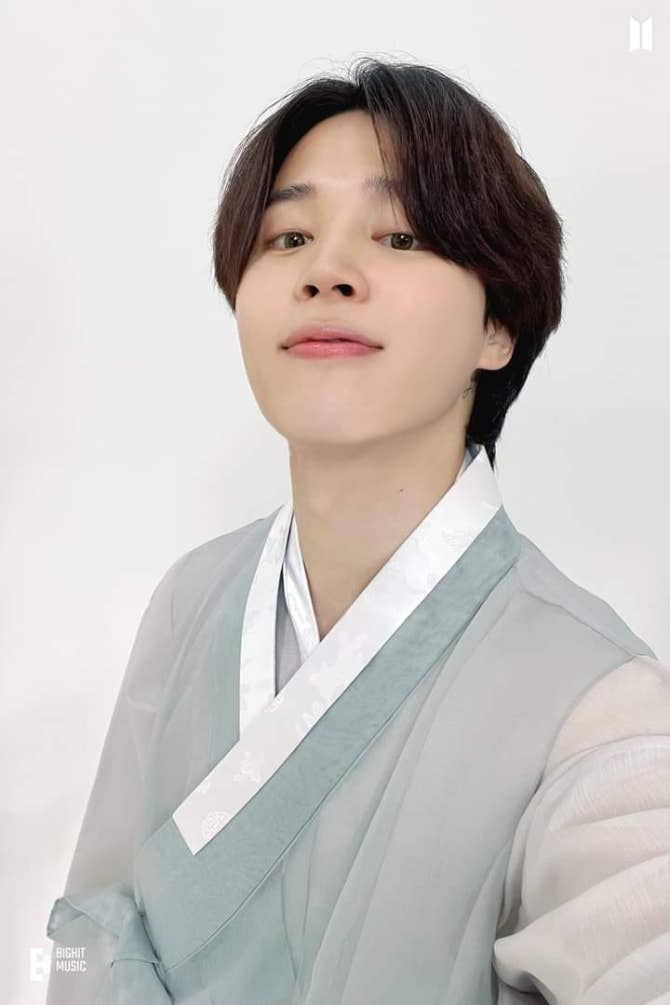 Bts Community Posts 돌아왔어 지민이의 생일을 진심으로 축하합니다 항상 건강하시고 안전하시길 바랍니다