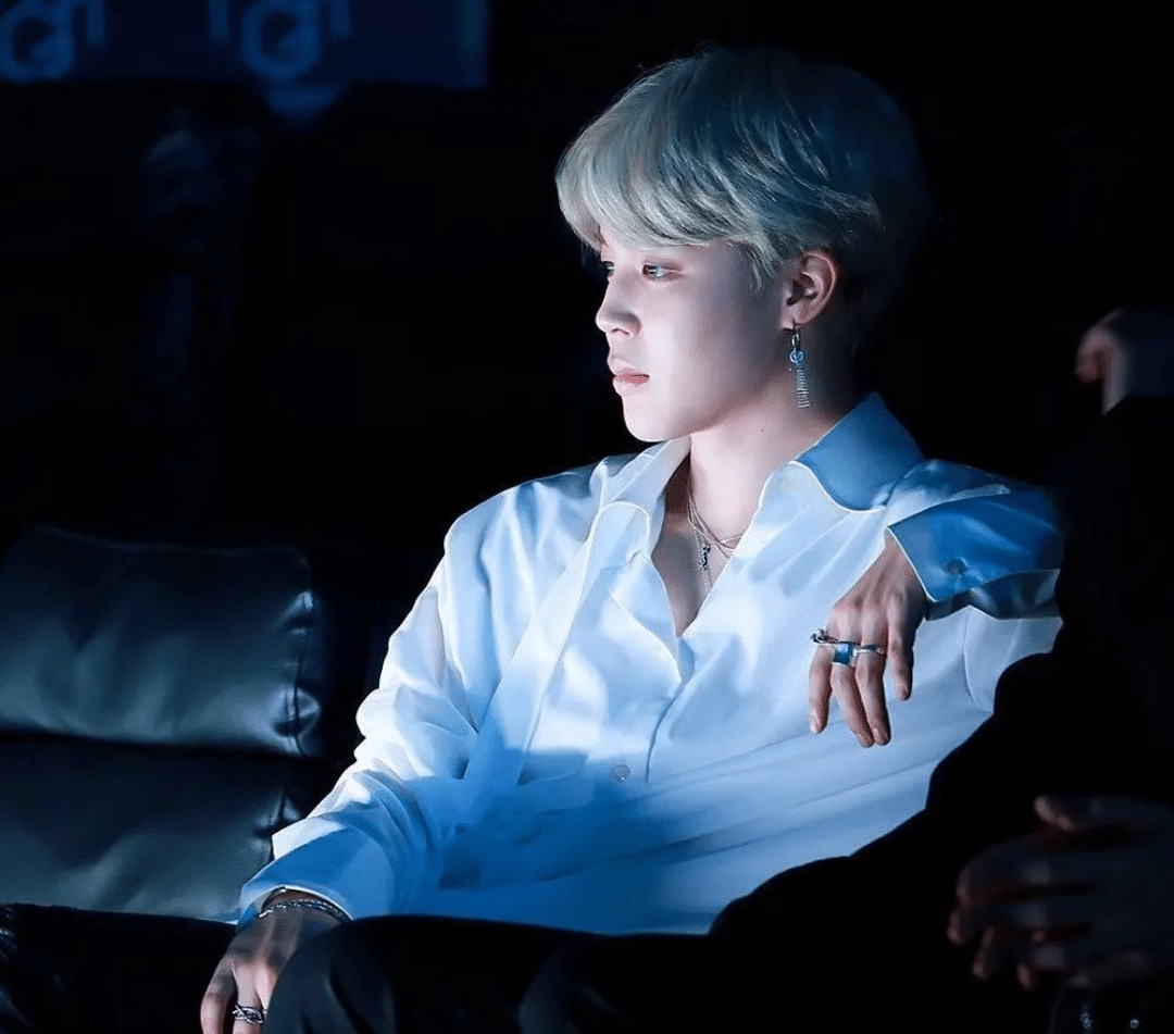 BTS 커뮤니티 포스트 - Hampy birthday jimin 💜🇨🇵 I hope you have a good day and ...
