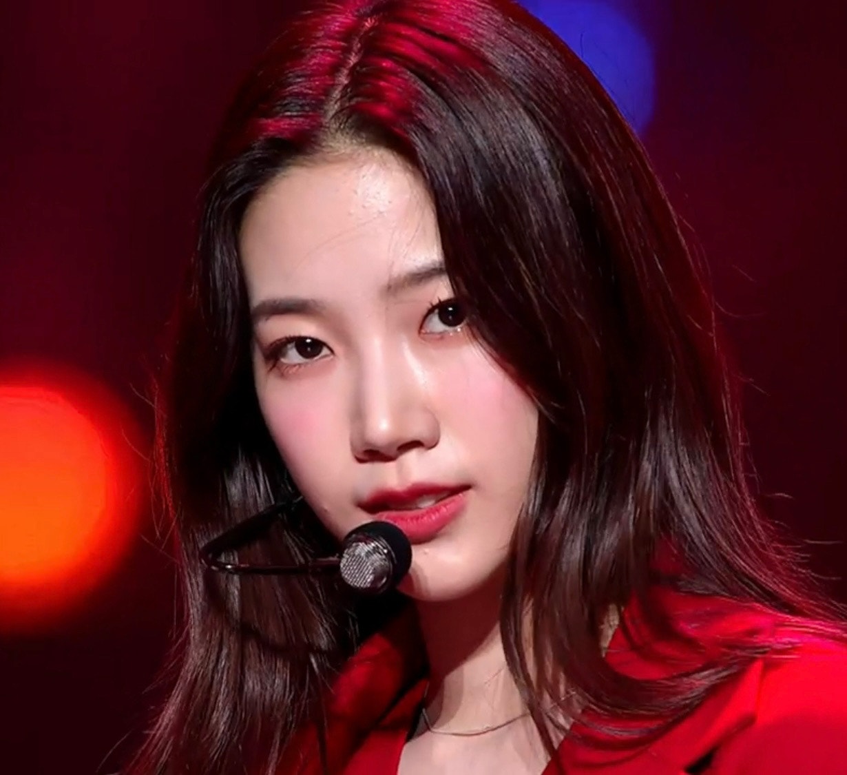 LE SSERAFIM Community Post - 이야.......하......ㅎ....겁나 좋다 ️‍🔥레드즈하 ️‍🔥