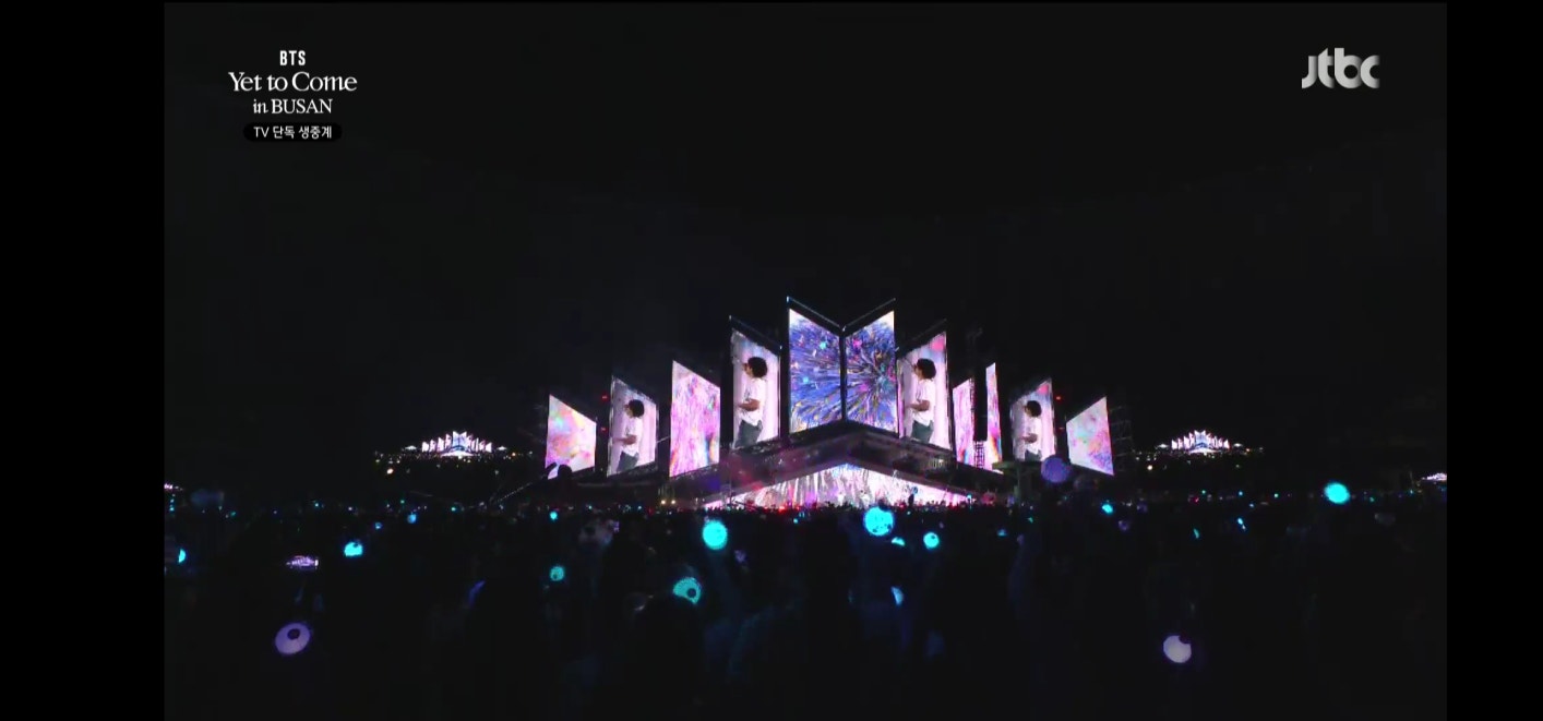 BTS Community Post - I did not see the concert by weverse because once ...