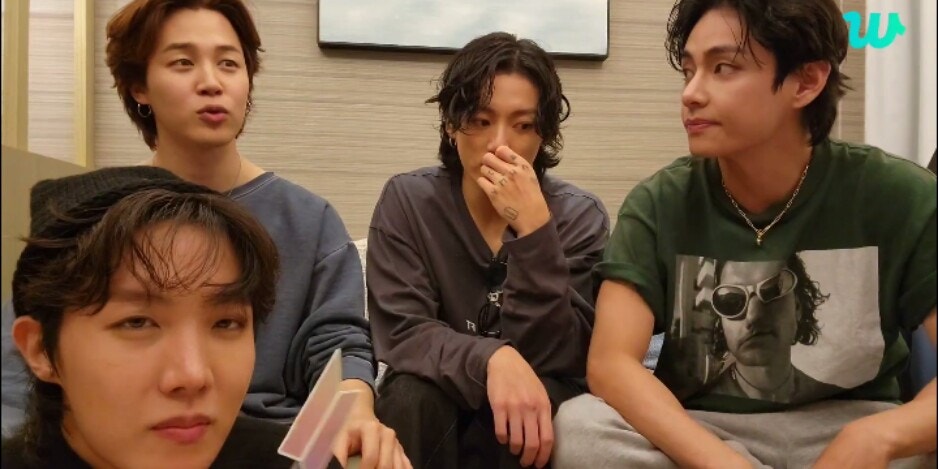 BTS Community Post - Whyyyyyyyy why this happens with me... I miss their live... by personally I ...