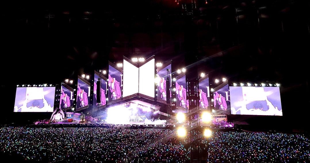 BTS Community Posts - pretty stages