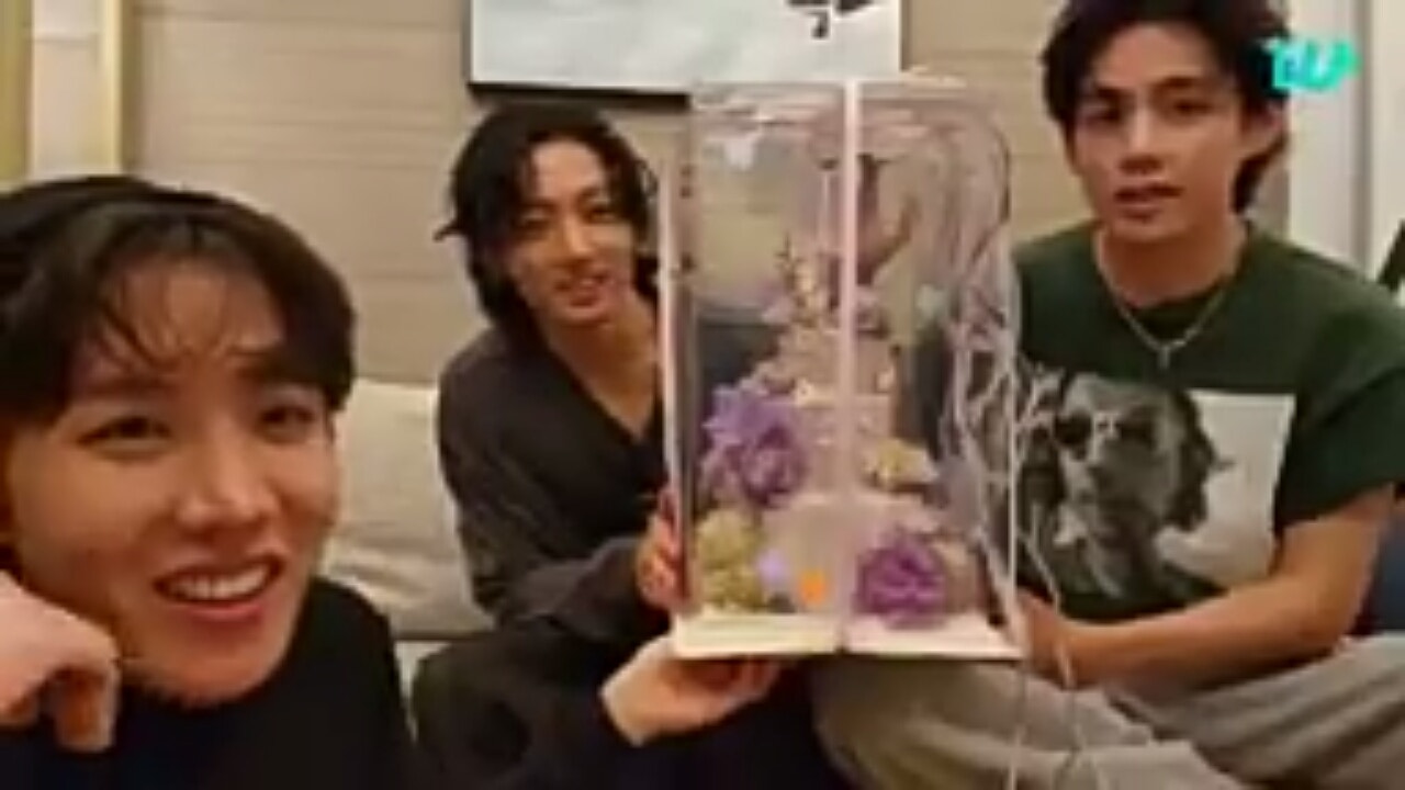 BTS Community Post - 💜💜💜💜