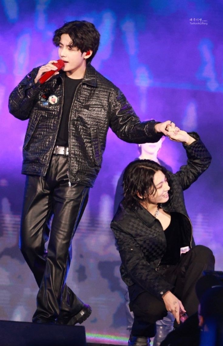 BTS Community Post - Taekookie 🥰😍🤩💜