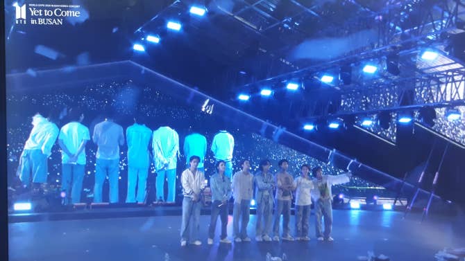 BTS Community Posts - All the Army please vote global idol plus popularity award more ...