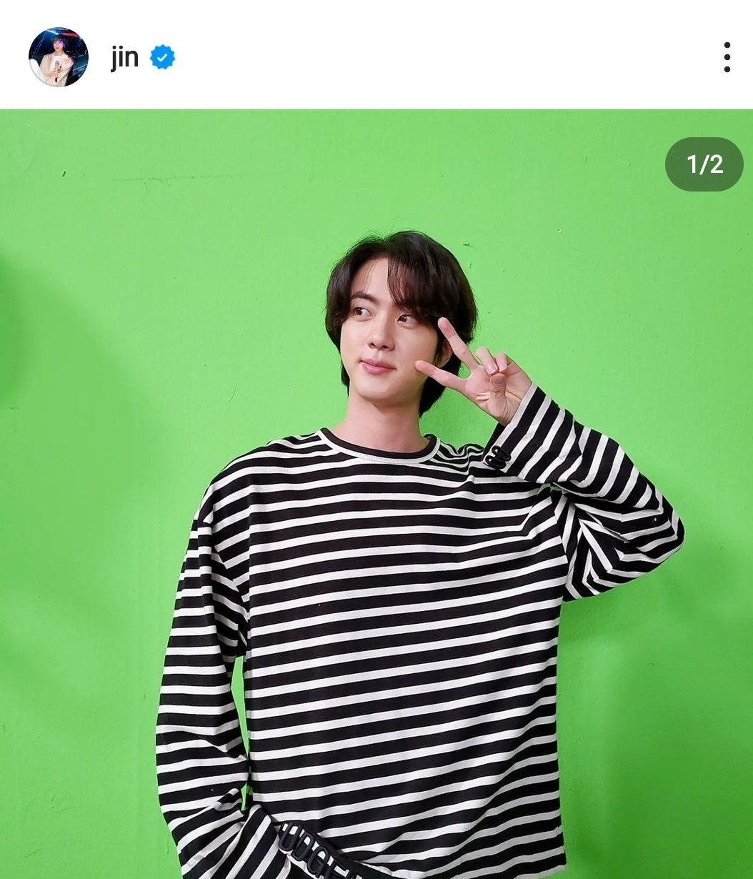 BTS Community Post - JIN time JINさんこんにちは。お元気ですか？体調の方はどうですか？ 今日1日大好きなJIN ...