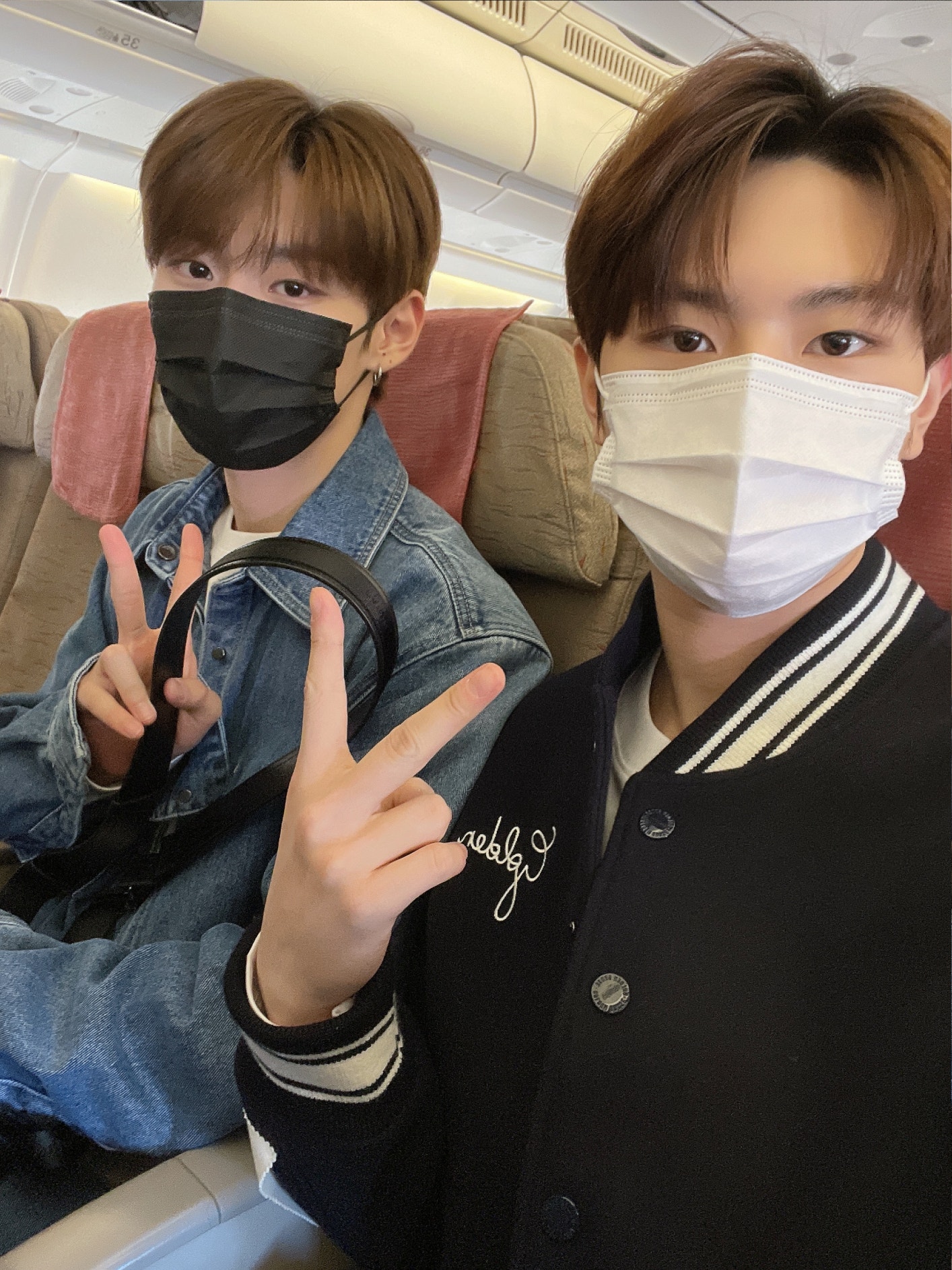 THE NEW SIX (TNX) Community Posts - JAPAN 비하인드 📸 - Tae Hun