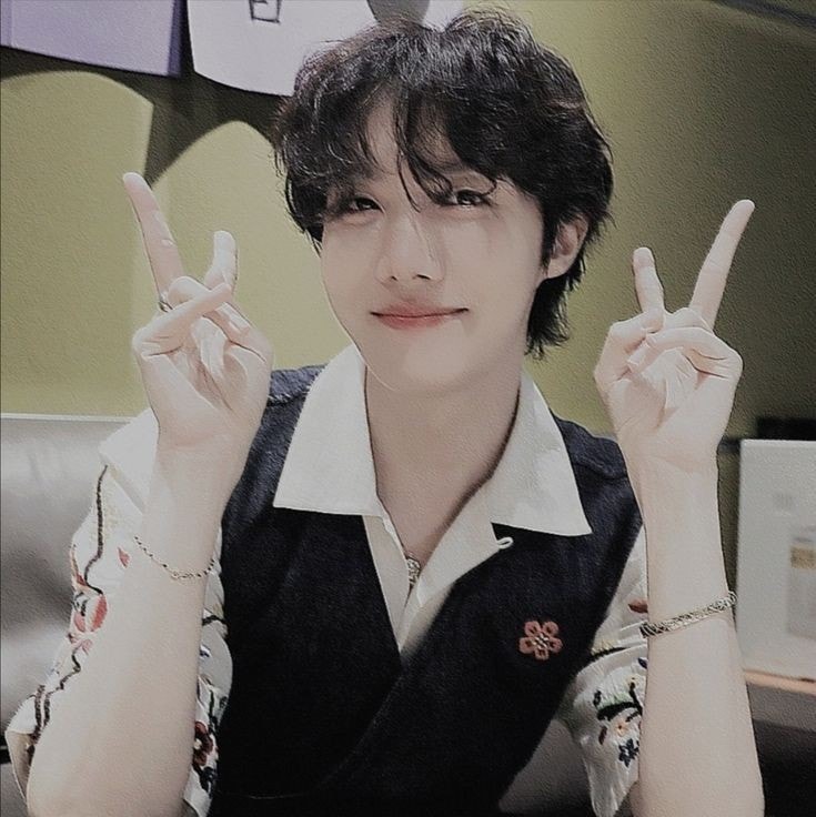 BTS Community Post - i miss you jhope oppa🥺🫀💔