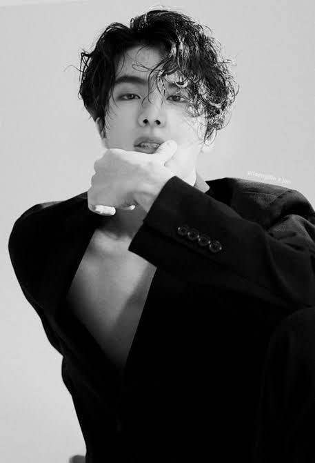 Bts Community Post 아니 석진아 귀엽다은 무슨 뜻인가요 너도 귀엽긴 한데 그래도 이 사진들 좀 봐
