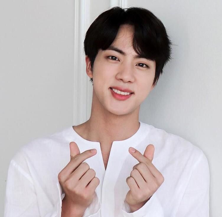 Bts 커뮤니티 포스트 〜jinくんの名言〜 いつも僕は『最高』だと呪文を唱えます。 自分を信じて『大丈夫、できる』と言います。 嘘
