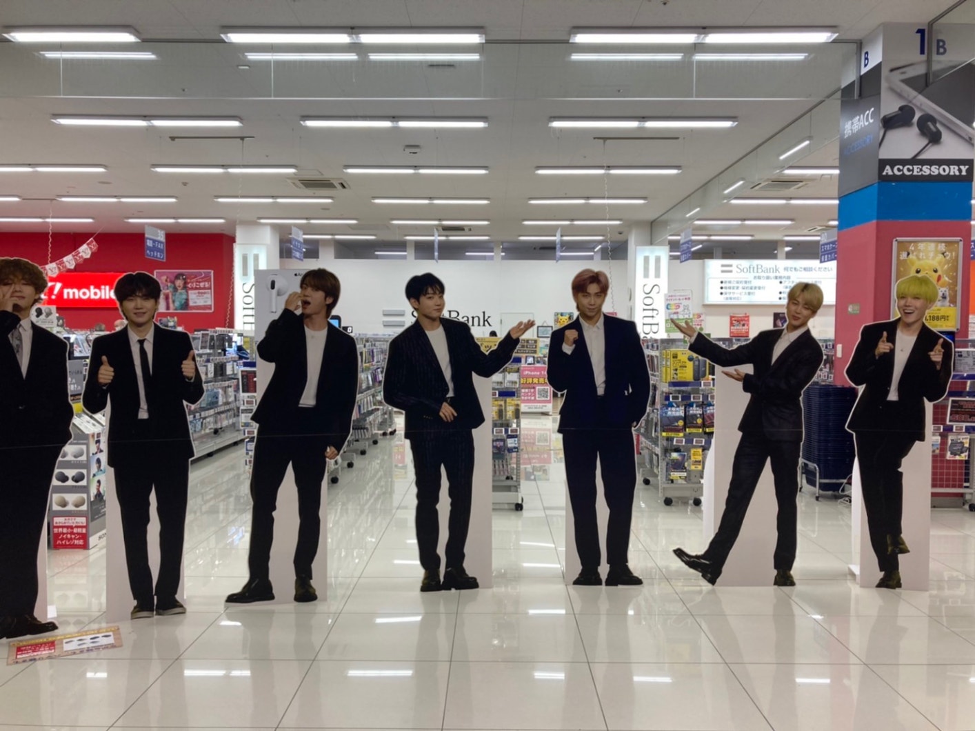 Bts Community Post Bts일본에 왔어요💜 등신대판이지만 씨티 그럼에도 불구하고 많은 사랑을 받고 있습니다‼️