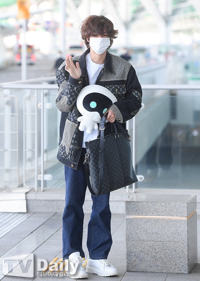 Bts Community Post 석진아 아르헨티나 도착했어요전세계의 아미들이 걱정하고 있습니다
