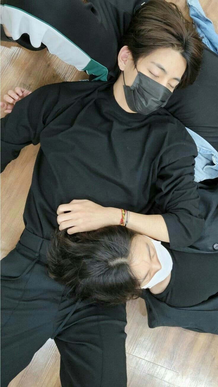 BTS Community Post - Gn v.... sweet dreams😴💭😴💭😴💭 take care of yourself💜💜