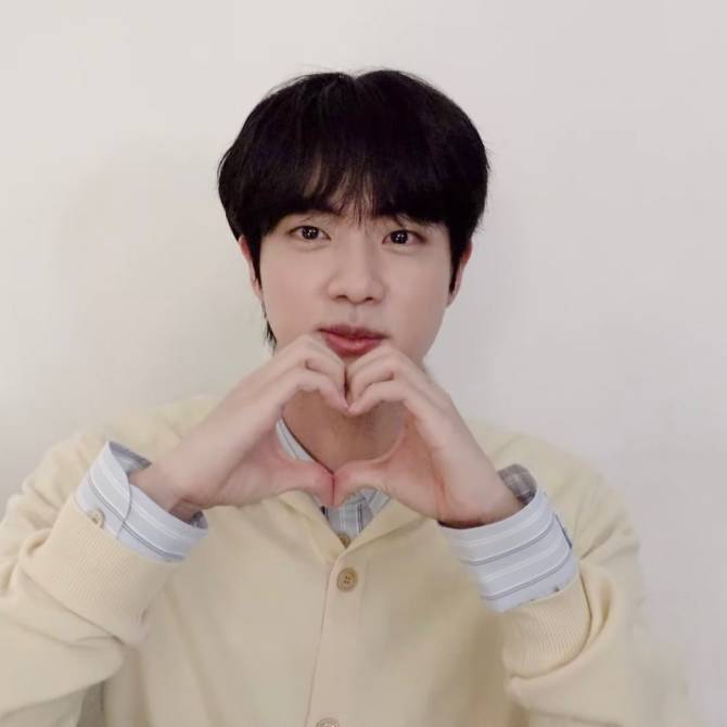 Bts Community Posts 💜jin Time💜 ジンくん今日もたくさんの愛を届けます🐹💕 ジンくん大好き💜愛してる💜 To Jin