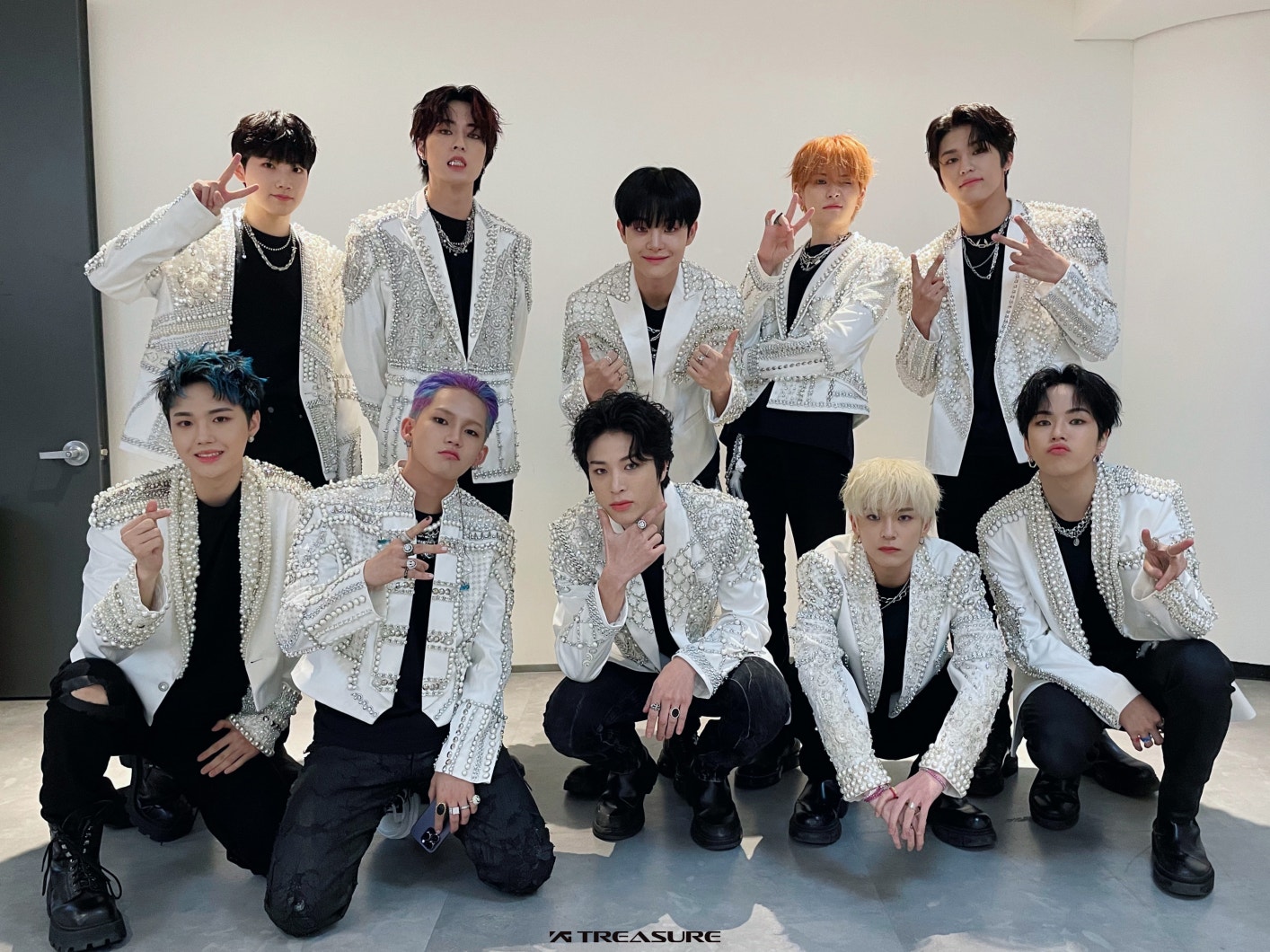 Weverse TREASURE Image - 221113 TREASURE TOUR [HELLO] IN SEOUL💎