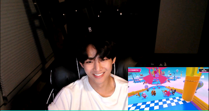 BTS Community Post - 내가 태형이 웃어달라고 했을 때 📸 happy tae tae 🐯🐯