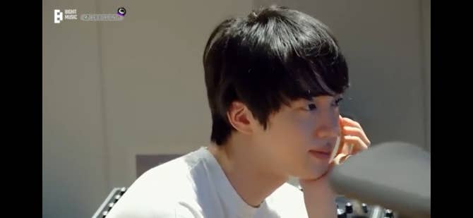 Bts Community Posts 김석진 내 우주 너를 만나서 정말 행복해 감사한 마음 뿐이야 🥰💜🛸🪐👩🚀👑💃🕺🥹🌱