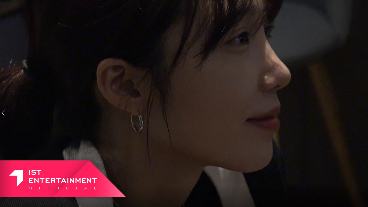 Weverse Apink Media - Jeong Eun Ji (정은지) ‘서른 즈음에’ Recording Making Film