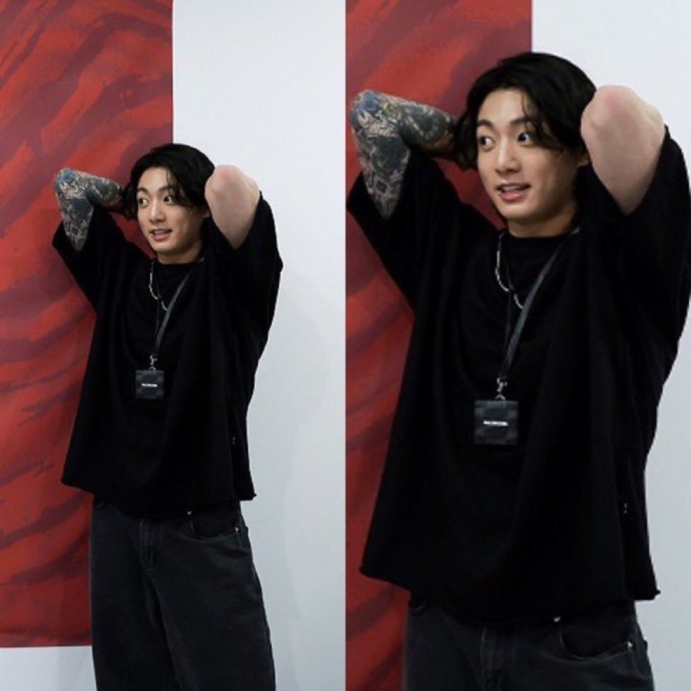 BTS 커뮤니티 포스트 - The locals all over jk, not them wanting to stan wait ...