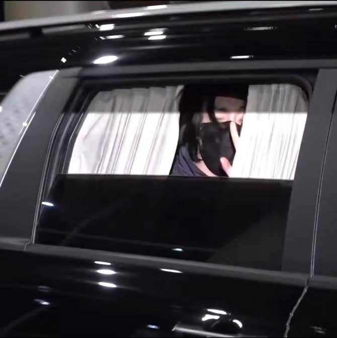 Bts Community Post 그는 너무 친절합니다 그는 우리를 너무 사랑해 🥹🫶🏻