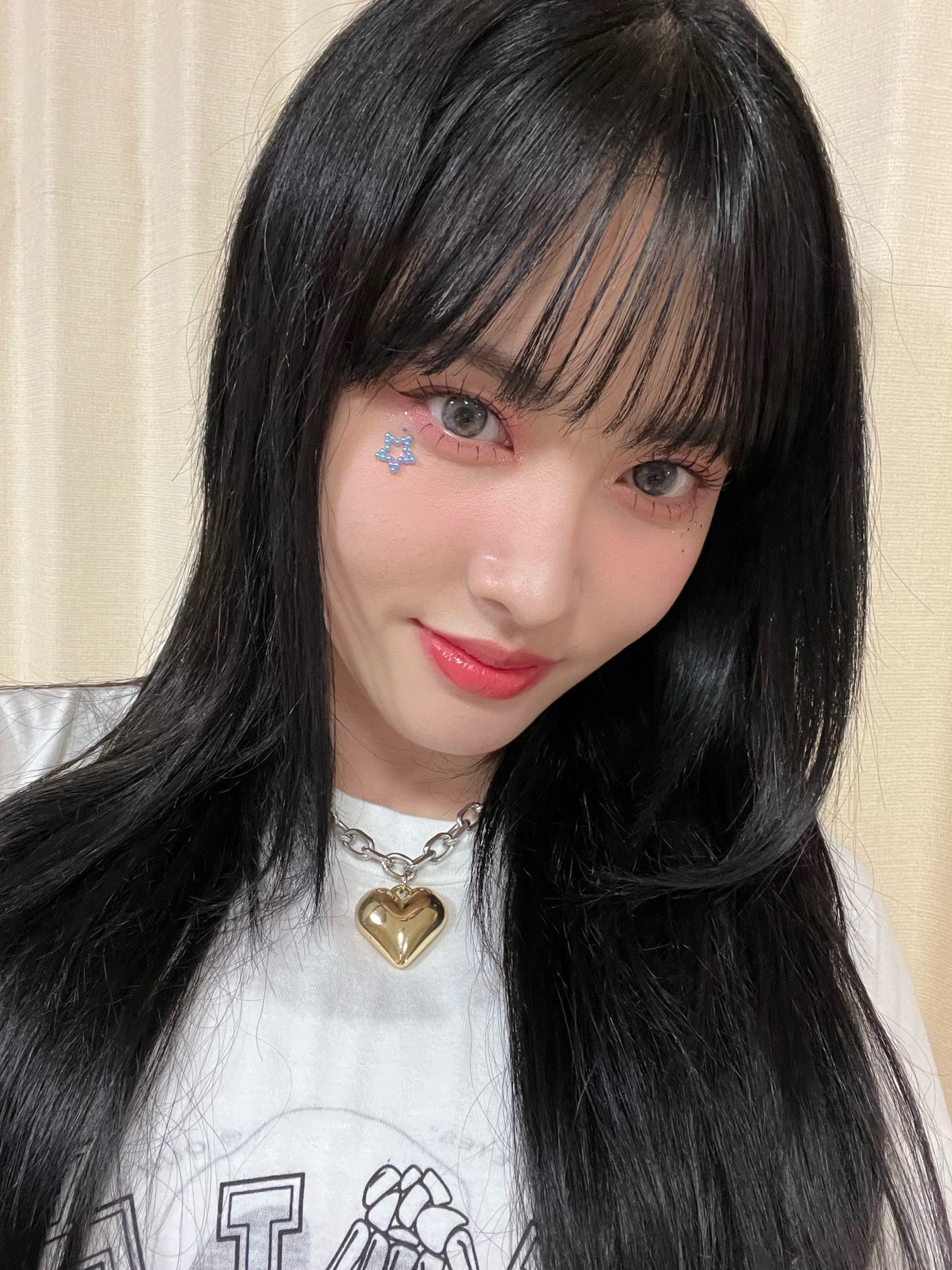 Stayc Community Post 일본 데뷔 완료 쿠로미와 함께 찰칵📸 버블 업데이트가 안 된다아ㅠ Yoon
