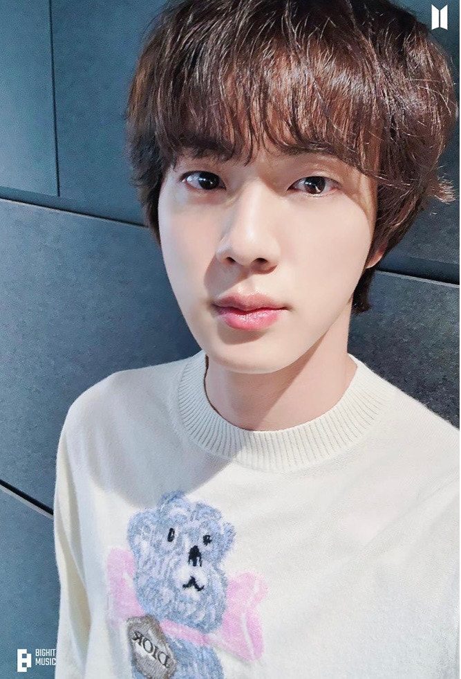 Bts Community Posts To Jin ﾟ⚓️⛴🐟‪🎣‬🪐 ･ﾟ 手がとまる ジンくんを見ているだけで