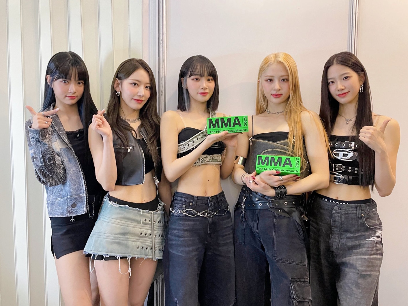 LE SSERAFIM Community Posts - MMA2022 Best Performance Female🏆 Hot Trend🏆 おめでとう🎉 パフォーマンス、すごくかっこ ...