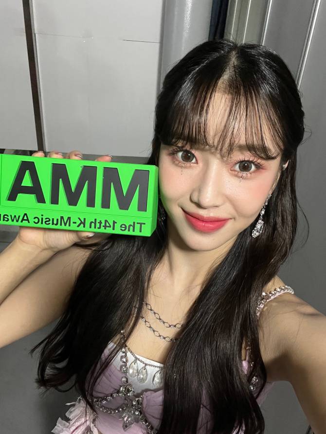 Stayc Community Post 스윗 오늘 글로벌라이징스타상 고마워요💕 오늘 우리 스윗들 덕분에 진짜 행복하고 우리