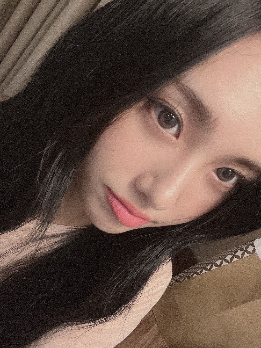 EVERGLOW Community Post - 핑크💕 - AISHA