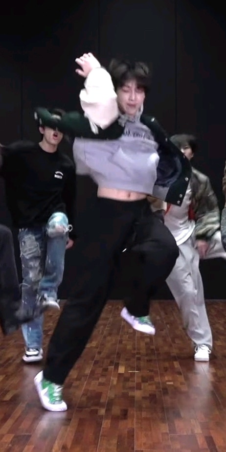 ENHYPEN Community Posts - sunoo slayy!!!