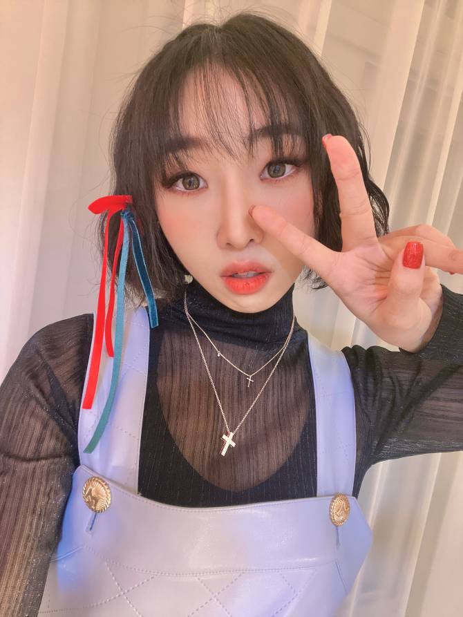 Minzy 커뮤니티 포스트 오늘 라이브 너무 재밌었어 ️ 연말을 따뜻하게 보내는 방법은 바로 위버스 라이브구낭 오랜만에 같이