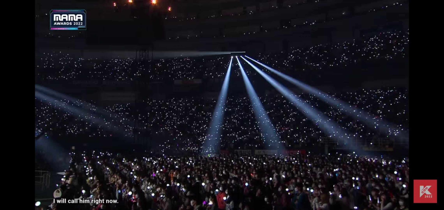 BTS 커뮤니티 포스트 - J-Hope, thank you for calling Jin during the MAMAs so he could speak to ARMYs one ...