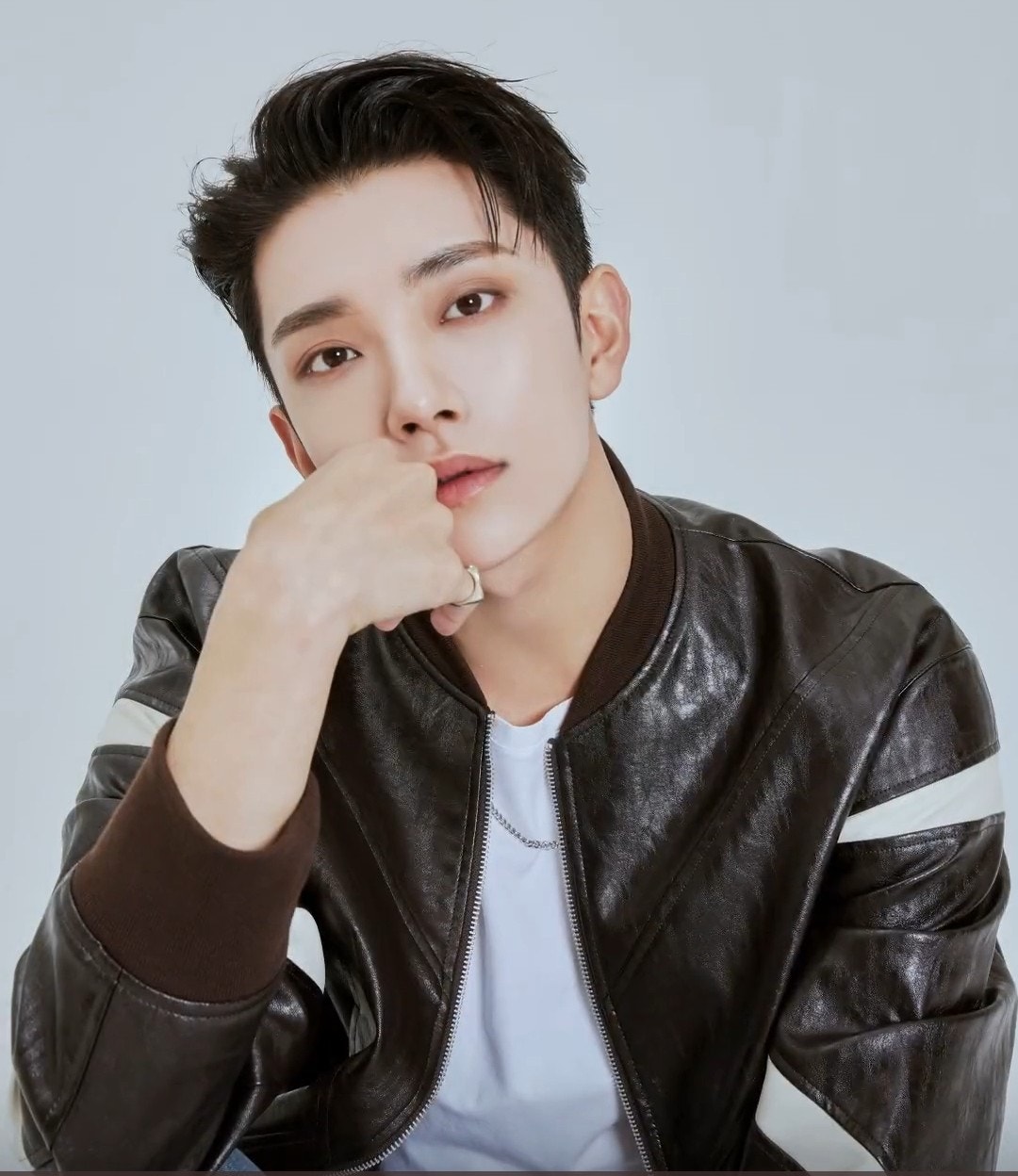 SEVENTEEN Community Post - Mr Handsome 😀🩶